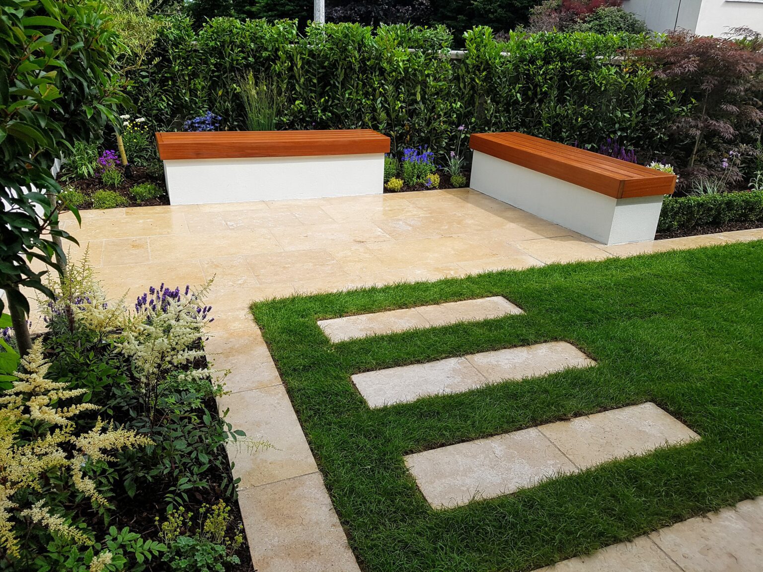 Lavish Garden Living Room Blackrock - LandArt